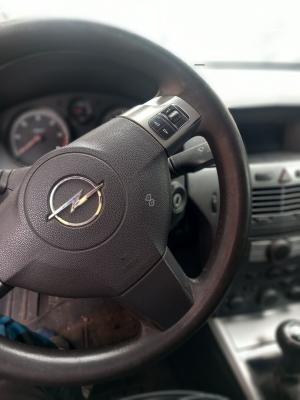 Opel Astra 2005 Ukmergė, ar dzinēja tilpumu 1.70 L un nobraukumu 300 tūkst. km par 350 €, foto 9 vietnē AUTOMOTO.COM.LV