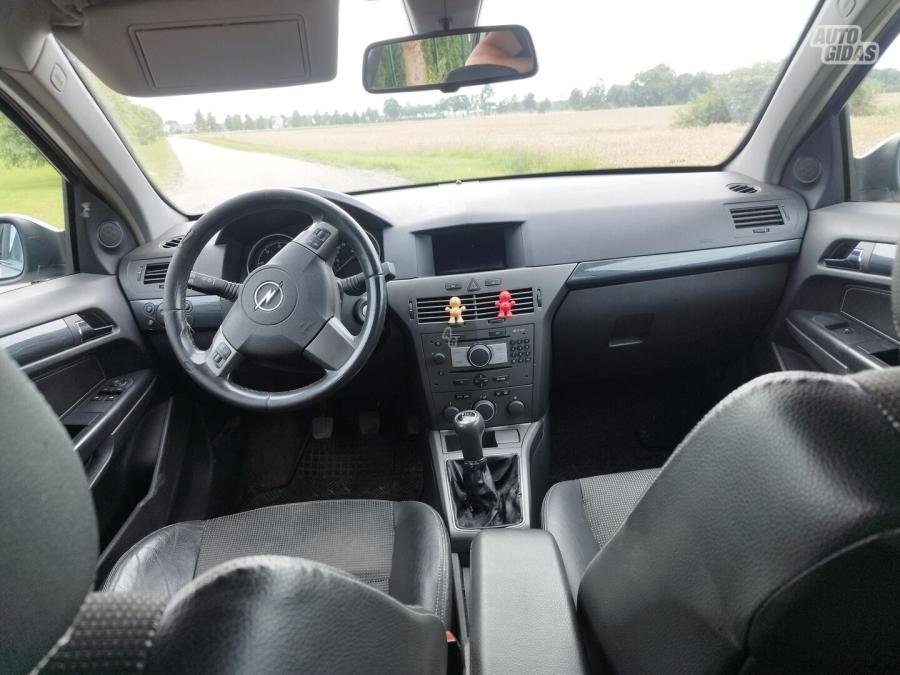 Opel Astra 2005 in Mazeikiai, with an engine capacity of 1.90 L and mileage of 0 thousand km for 650 €, photo 7 on AUTOMOTO.COM.LV
