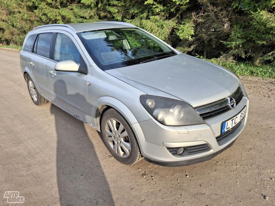 Opel Astra 2005 in Mazeikiai, with an engine capacity of 1.90 L and mileage of 456 thousand km for 1150 €, photo 3 on AUTOMOTO.COM.LV