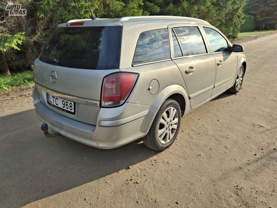 Opel Astra 2005 in Mazeikiai, with an engine capacity of 1.90 L and mileage of 456 thousand km for 1150 €, photo 5 on AUTOMOTO.COM.LV