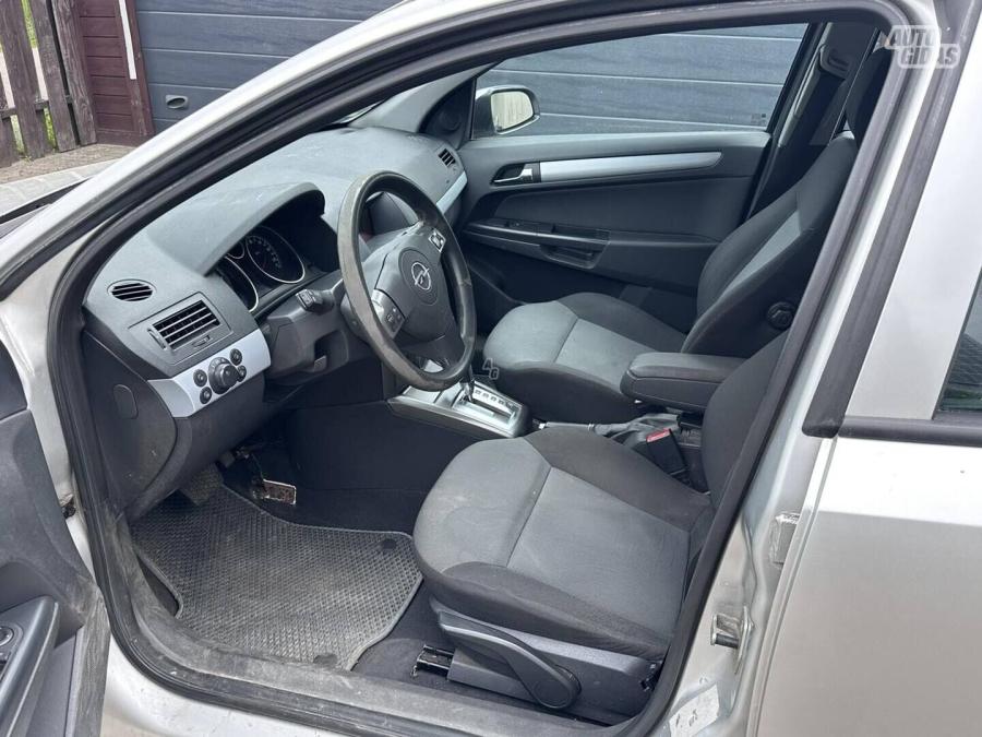Opel Astra 2005 in Vilnius, with an engine capacity of 1.90 L and mileage of 253 thousand km for 1950 €, photo 6 on AUTOMOTO.COM.LV