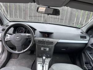 Opel Astra 2005 in Vilnius, with an engine capacity of 1.90 L and mileage of 253 thousand km for 1950 €, photo 9 on AUTOMOTO.COM.LV