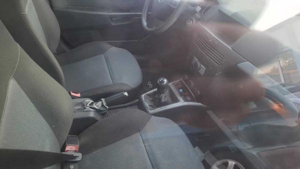 Opel Astra 2005 Vilkaviškis vietnē Opel Astra 2005 Vilkaviškis, ar dzinēja tilpumu 1.60 L un nobraukumu 233 tūkst. km par 750 €, foto 5 vietnē AUTOMOTO.COM.LV