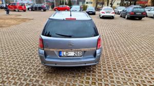 Opel Astra 2006 in Cesis, with an engine capacity of 1.90 L and mileage of 381 thousand km for 1400 €, photo 6 on AUTOMOTO.COM.LV