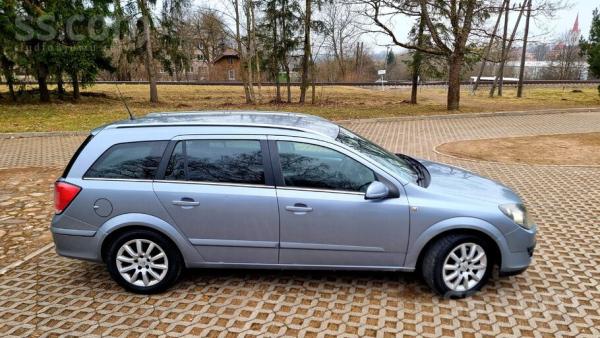 Opel Astra 2006 in Cesis, with an engine capacity of 1.90 L and mileage of 381 thousand km for 1400 €, photo 9 on AUTOMOTO.COM.LV