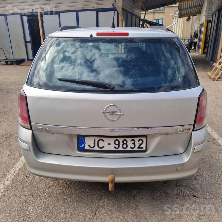Opel Astra 2006 Rīga, ar dzinēja tilpumu 1.70 L un nobraukumu 336 tūkst. km par 950 €, foto 4 vietnē AUTOMOTO.COM.LV