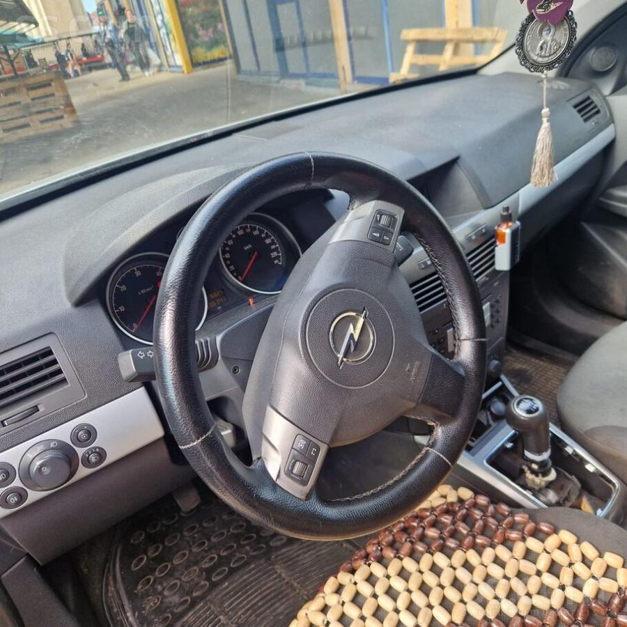 Opel Astra 2006 Rīga, ar dzinēja tilpumu 1.70 L un nobraukumu 336 tūkst. km par 950 €, foto 6 vietnē AUTOMOTO.COM.LV