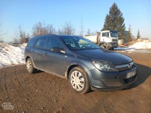 Opel Astra 2006 in Siauliai, with an engine capacity of 1.90 L and mileage of 300 thousand km for 499 €, photo 4 on AUTOMOTO.COM.LV