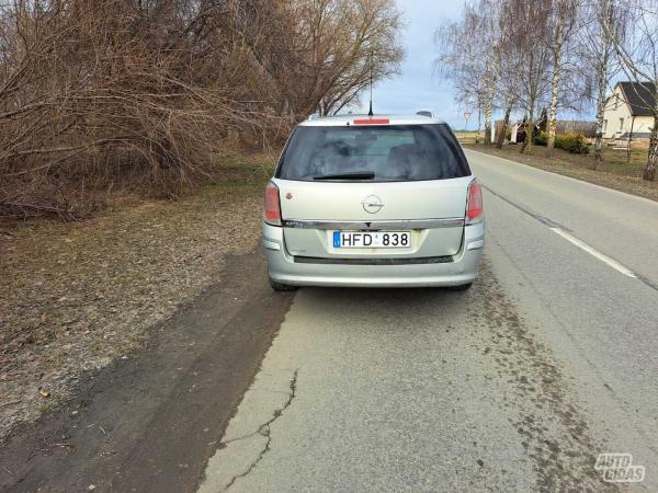 Opel Astra 2006 in Telschi, with an engine capacity of 1.90 L and mileage of 330 thousand km for 800 €, photo 3 on AUTOMOTO.COM.LV