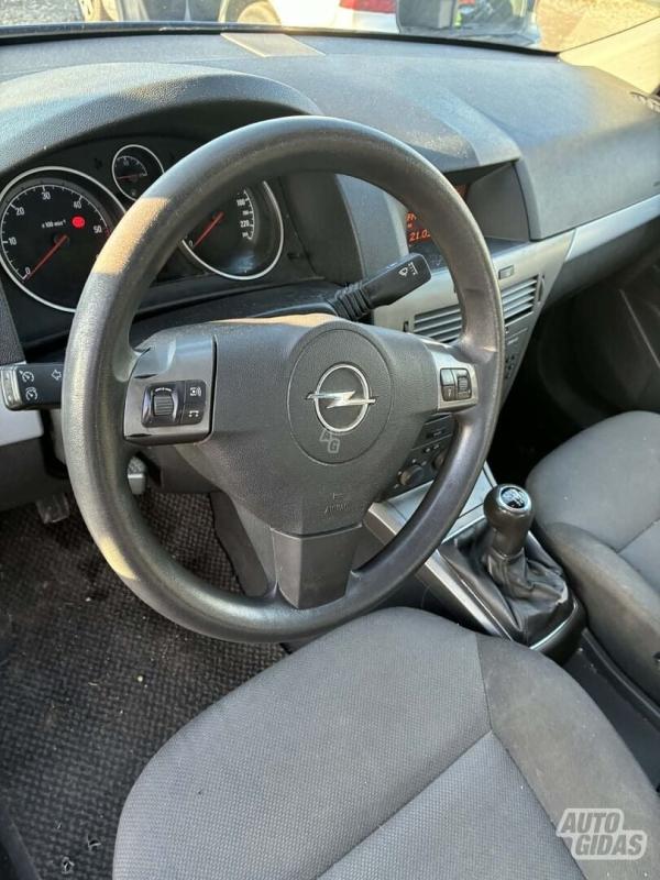 Opel Astra 2006 Kretinga, ar dzinēja tilpumu 1.90 L un nobraukumu 229 tūkst. km par 1250 €, foto 5 vietnē AUTOMOTO.COM.LV