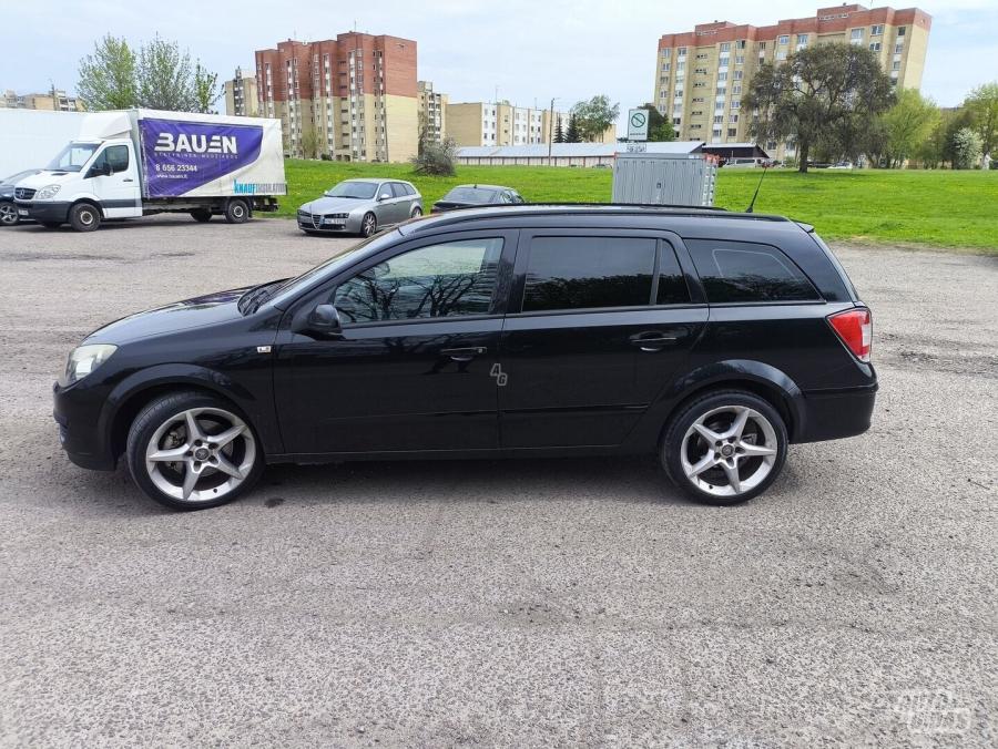 Opel Astra 2006 in Kaunas, with an engine capacity of 1.90 L and mileage of 390 thousand km for 1400 €, photo 4 on AUTOMOTO.COM.LV