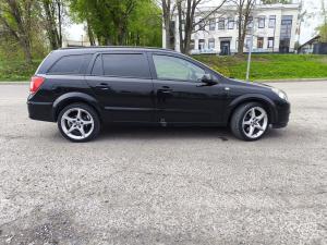Opel Astra 2006 in Kaunas, with an engine capacity of 1.90 L and mileage of 390 thousand km for 1400 €, photo 16 on AUTOMOTO.COM.LV