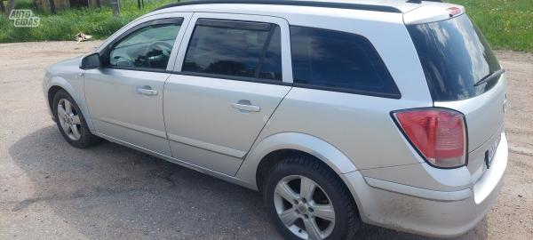 Opel Astra 2006 in Vilnius, with an engine capacity of 1.90 L and mileage of 347 thousand km for 1100 €, photo 4 on AUTOMOTO.COM.LV