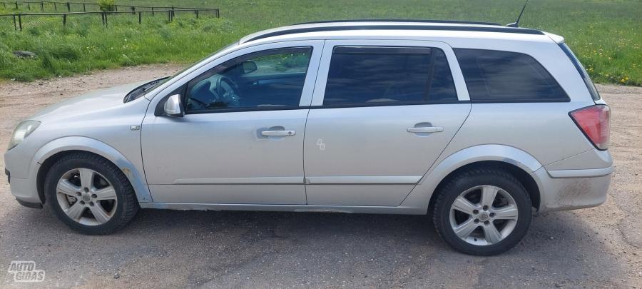 Opel Astra 2006 in Vilnius, with an engine capacity of 1.90 L and mileage of 347 thousand km for 1100 €, photo 6 on AUTOMOTO.COM.LV