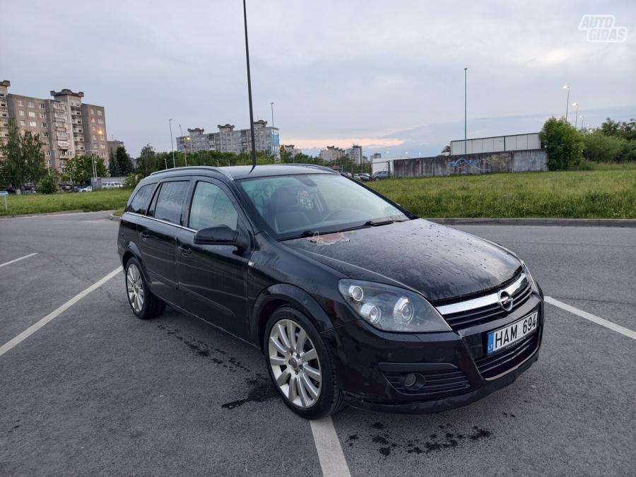 Opel Astra 2006 in Kaunas, with an engine capacity of 1.90 L and mileage of 240 thousand km for 1598 €, photo 3 on AUTOMOTO.COM.LV