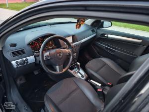 Opel Astra 2006 in Kaunas, with an engine capacity of 1.90 L and mileage of 240 thousand km for 1598 €, photo 6 on AUTOMOTO.COM.LV
