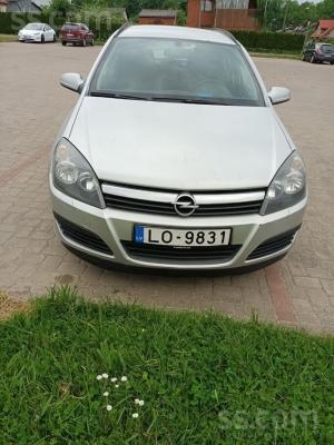 Opel Astra 2006 Cēsis, ar dzinēja tilpumu 1.90 L un nobraukumu 446 tūkst. km par 1300 €, foto  vietnē AUTOMOTO.COM.LV