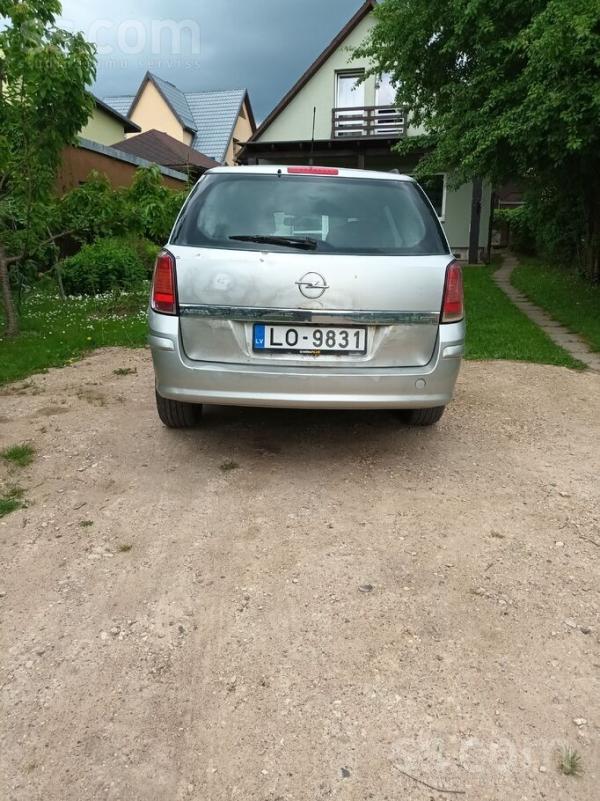 Opel Astra 2006 in Cesis, with an engine capacity of 1.90 L and mileage of 446 thousand km for 1300 €, photo 7 on AUTOMOTO.COM.LV