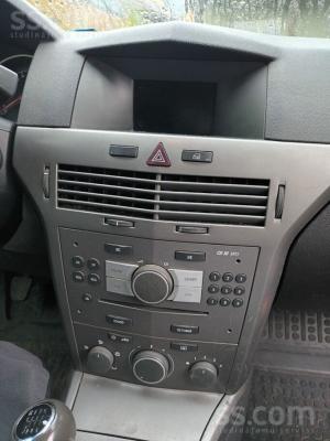 Opel Astra 2006 Cēsis, ar dzinēja tilpumu 1.90 L un nobraukumu 446 tūkst. km par 1300 €, foto 10 vietnē AUTOMOTO.COM.LV