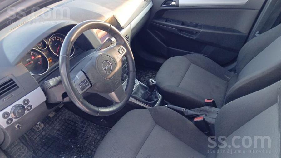 Opel Astra 2006 in Valka, with an engine capacity of 1.90 L and mileage of 299 thousand km for 950 €, photo 5 on AUTOMOTO.COM.LV