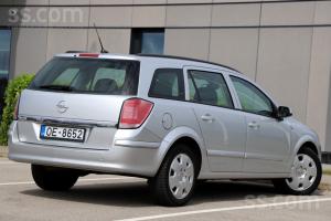 Opel Astra 2006 in Tukums, with an engine capacity of 1.90 L and mileage of 241 thousand km for 1550 €, photo 4 on AUTOMOTO.COM.LV