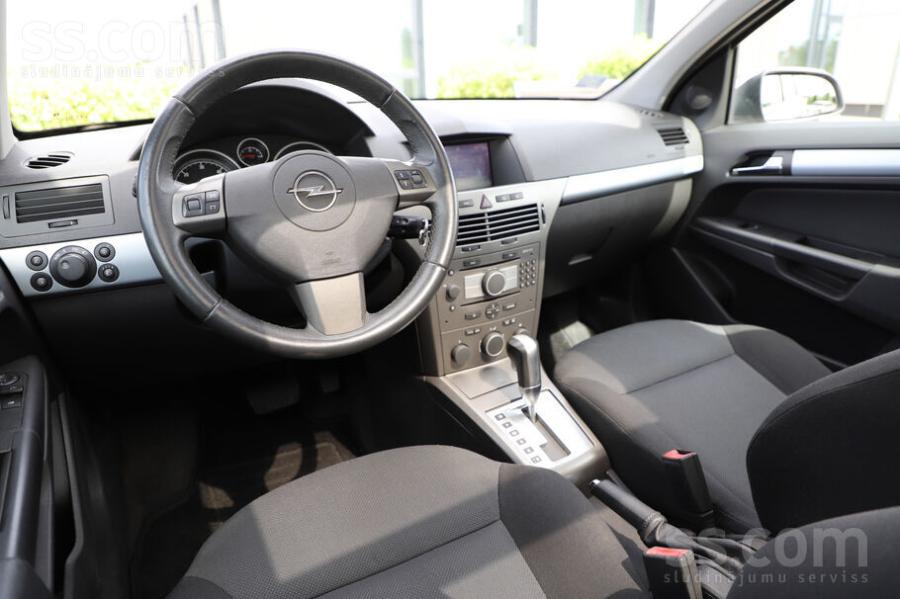 Opel Astra 2006 in Tukums, with an engine capacity of 1.90 L and mileage of 241 thousand km for 1550 €, photo 10 on AUTOMOTO.COM.LV
