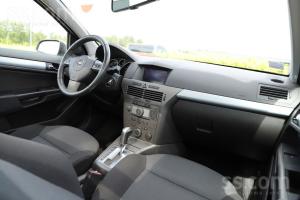 Opel Astra 2006 in Tukums, with an engine capacity of 1.90 L and mileage of 241 thousand km for 1550 €, photo 11 on AUTOMOTO.COM.LV
