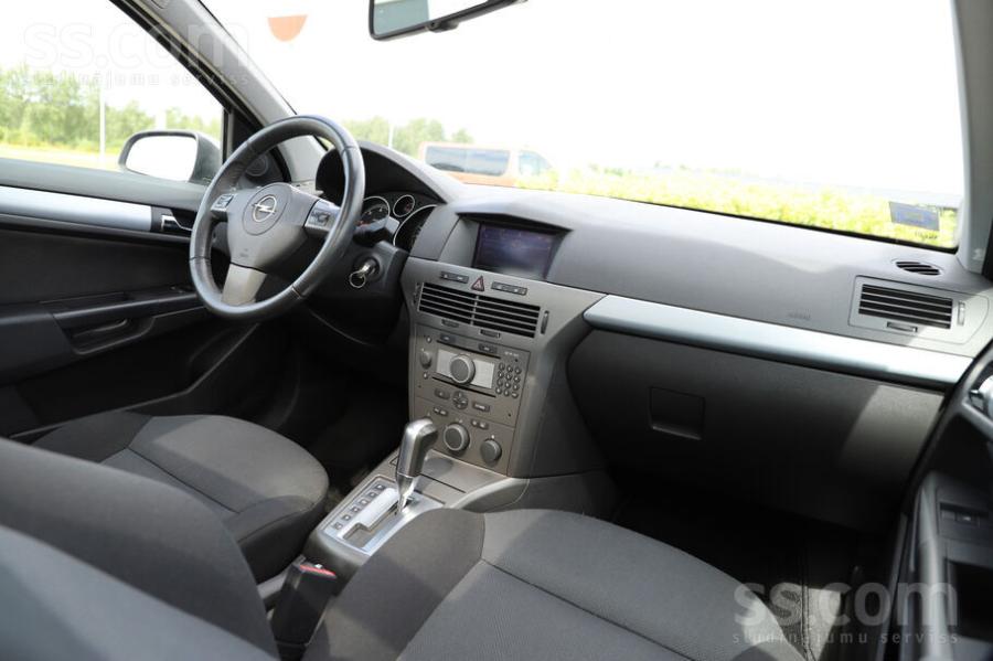Opel Astra 2006 in Tukums, with an engine capacity of 1.90 L and mileage of 241 thousand km for 1550 €, photo 11 on AUTOMOTO.COM.LV