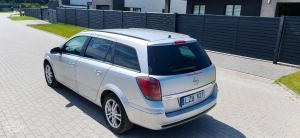 Opel Astra 2006 in Mazeikiai, with an engine capacity of 1.90 L and mileage of 269 thousand km for 1470 €, photo 4 on AUTOMOTO.COM.LV