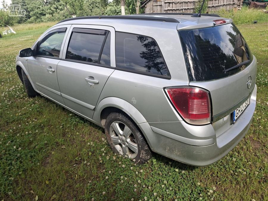 Opel Astra 2006 in Vilnius, with an engine capacity of 1.90 L and mileage of 300 thousand km for 850 €, photo 5 on AUTOMOTO.COM.LV