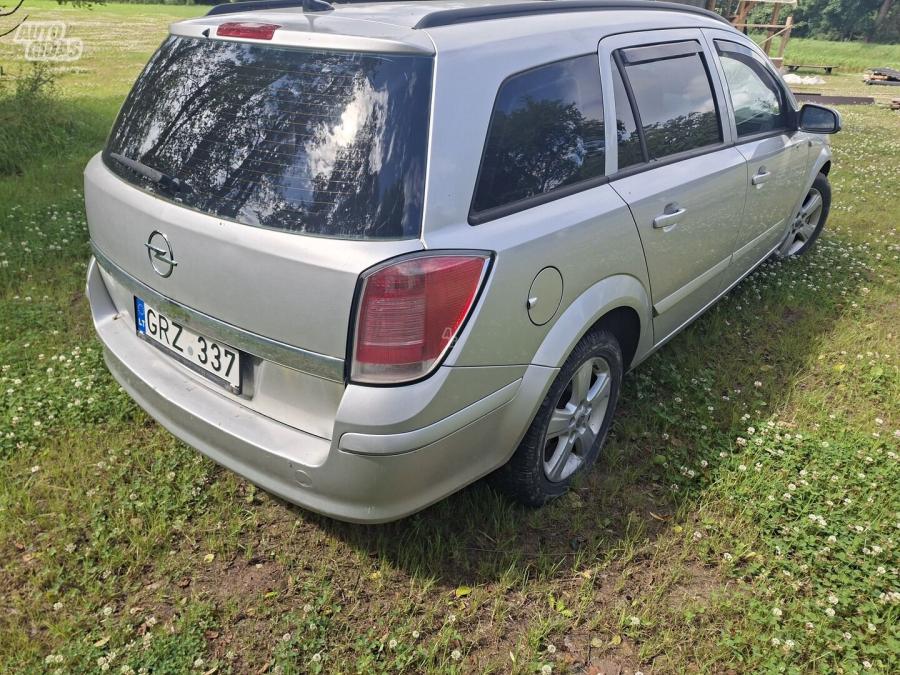 Opel Astra 2006 in Vilnius, with an engine capacity of 1.90 L and mileage of 300 thousand km for 850 €, photo 6 on AUTOMOTO.COM.LV