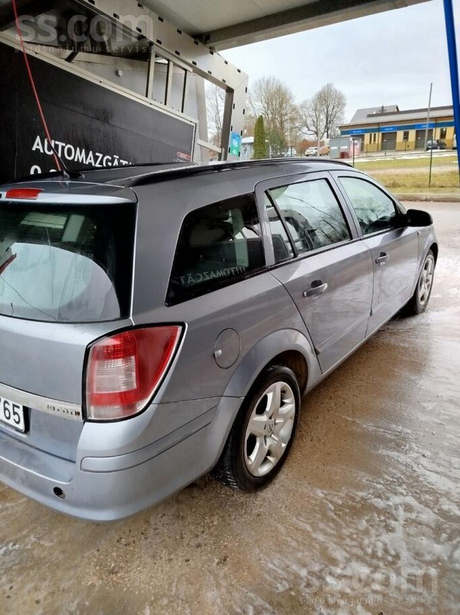 Opel Astra 2007 in Riga, with an engine capacity of 1.90 L and mileage of 307 thousand km for 1100 €, photo 4 on AUTOMOTO.COM.LV