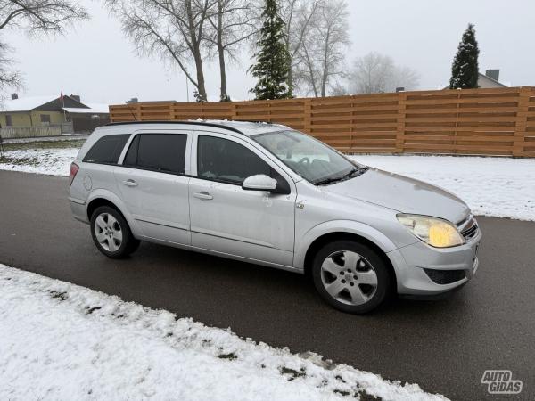 Opel Astra 2007 Viļņa, ar dzinēja tilpumu 1.90 L un nobraukumu 303 tūkst. km par 950 €, foto 4 vietnē AUTOMOTO.COM.LV