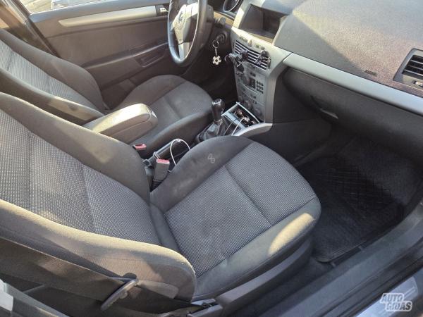 Opel Astra 2007 Radviliškis, ar dzinēja tilpumu 1.70 L un nobraukumu 350 tūkst. km par 1250 €, foto 5 vietnē AUTOMOTO.COM.LV