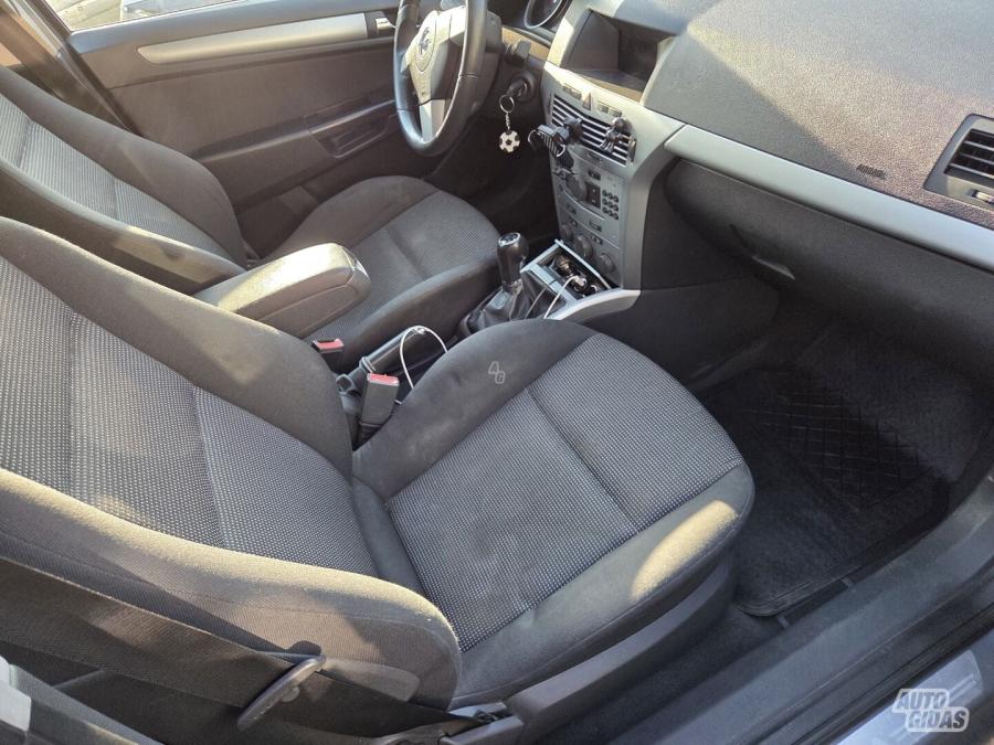 Opel Astra 2007 in Radviliskis, with an engine capacity of 1.70 L and mileage of 350 thousand km for 1250 €, photo 6 on AUTOMOTO.COM.LV