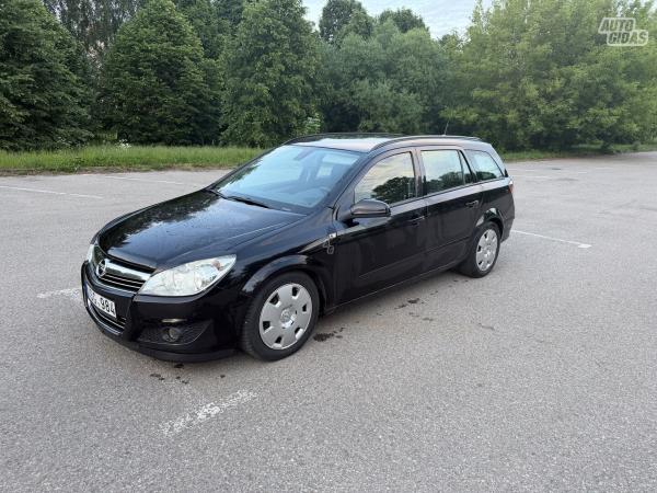 Opel Astra 2007 in Ukmerge, with an engine capacity of 1.90 L and mileage of 285 thousand km for 1500 €, photo 1 on AUTOMOTO.COM.LV