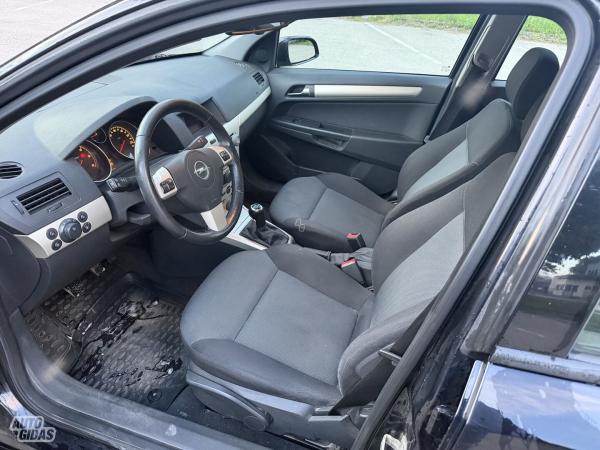 Opel Astra 2007 in Ukmerge, with an engine capacity of 1.90 L and mileage of 285 thousand km for 1500 €, photo 7 on AUTOMOTO.COM.LV