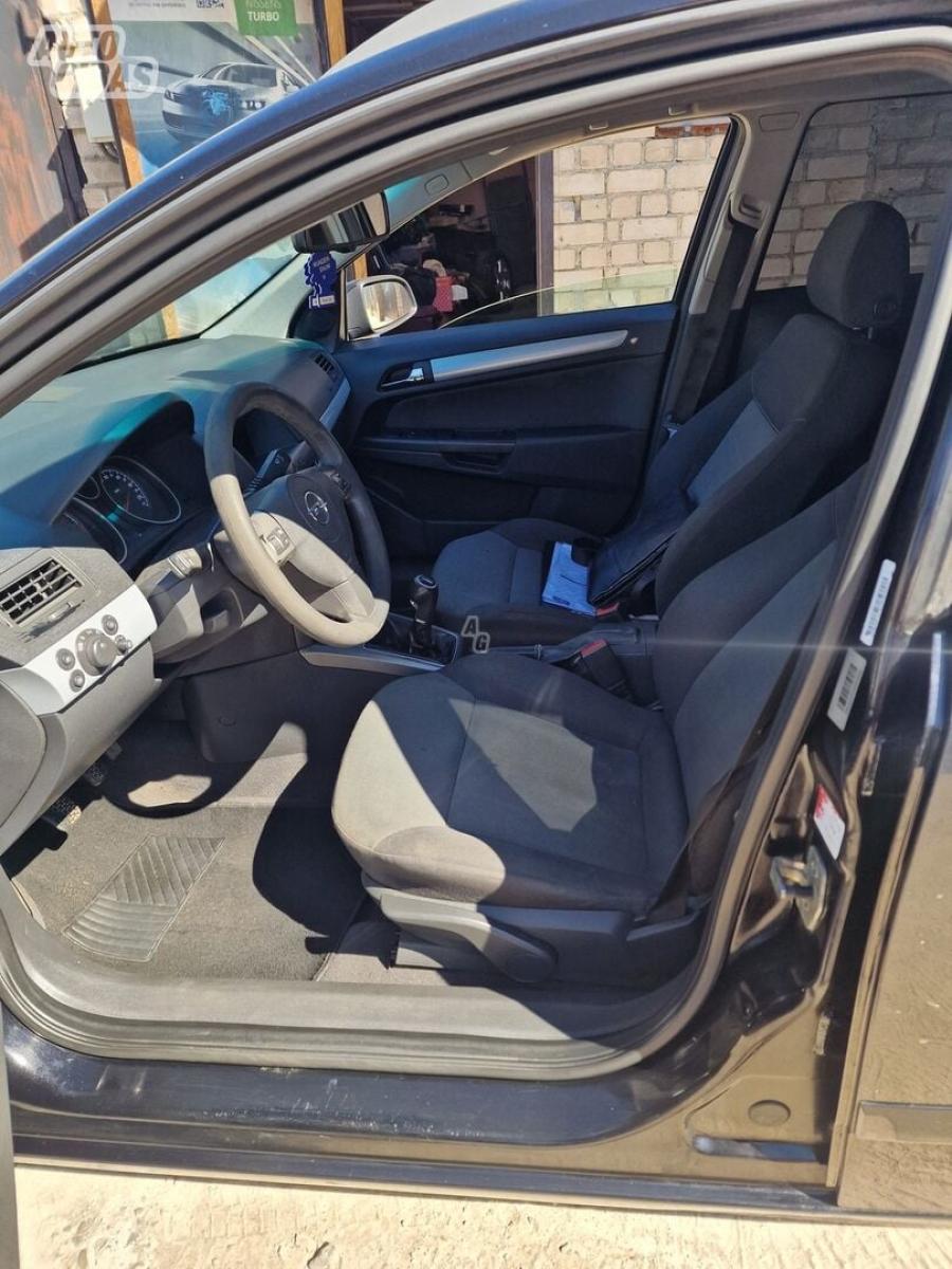 Opel Astra 2007 Mažeikiai, ar dzinēja tilpumu 1.90 L un nobraukumu 320 tūkst. km par 1160 €, foto 13 vietnē AUTOMOTO.COM.LV