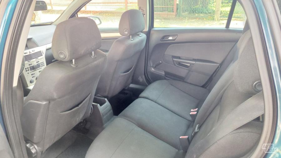 Opel Astra 2007 in Alytus, with an engine capacity of 1.90 L and mileage of 415 thousand km for 1100 €, photo 12 on AUTOMOTO.COM.LV