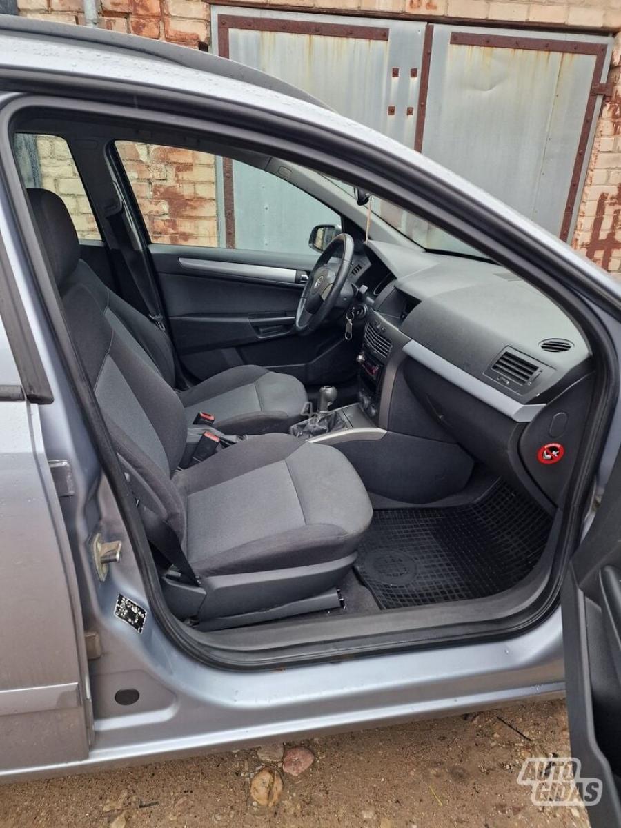Opel Astra 2007 Mažeikiai, ar dzinēja tilpumu 1.70 L un nobraukumu 332 tūkst. km par 890 €, foto 18 vietnē AUTOMOTO.COM.LV