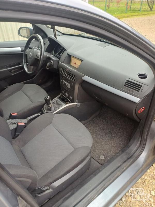 Opel Astra 2007 in Panevezys, with an engine capacity of 1.90 L and mileage of 320 thousand km for 1000 €, photo 6 on AUTOMOTO.COM.LV