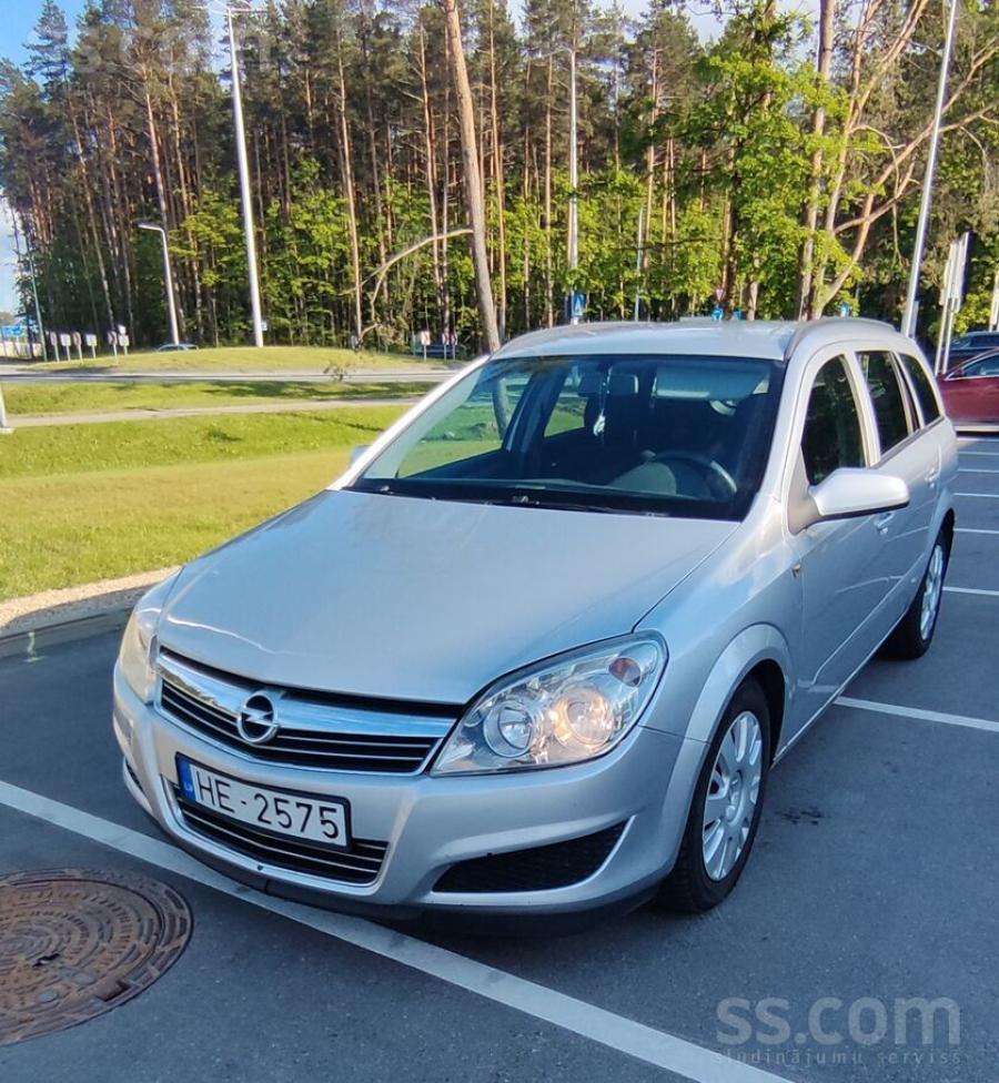 Opel Astra 2008 in Riga, with an engine capacity of 1.70 L and mileage of 249 thousand km for 2100 €, photo 1 on AUTOMOTO.COM.LV