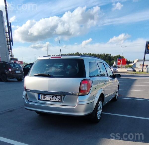 Opel Astra 2008 in Riga, with an engine capacity of 1.70 L and mileage of 249 thousand km for 2100 €, photo 3 on AUTOMOTO.COM.LV