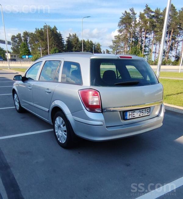 Opel Astra 2008 in Riga, with an engine capacity of 1.70 L and mileage of 249 thousand km for 2100 €, photo 4 on AUTOMOTO.COM.LV