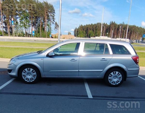 Opel Astra 2008 Rīga, ar dzinēja tilpumu 1.70 L un nobraukumu 249 tūkst. km par 2100 €, foto 5 vietnē AUTOMOTO.COM.LV