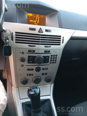 Opel Astra 2008 in Liepaja, with an engine capacity of 1.90 L and mileage of 313 thousand km for 1690 €, photo 3 on AUTOMOTO.COM.LV