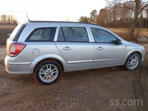 Opel Astra 2008 in Liepaja, with an engine capacity of 1.90 L and mileage of 313 thousand km for 1690 €, photo 8 on AUTOMOTO.COM.LV