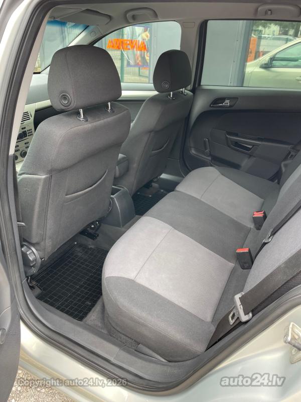 Opel Astra 2008 in Tallinn, with an engine capacity of 1.60 L and mileage of 215 thousand km for 1690 €, photo 10 on AUTOMOTO.COM.LV