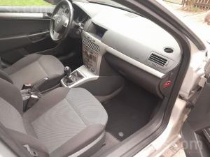 Opel Astra 2009 in Ogre, with an engine capacity of 1.90 L and mileage of 260 thousand km for 2590 €, photo 4 on AUTOMOTO.COM.LV