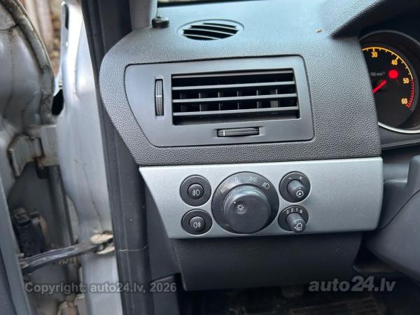 Opel Astra 2009 in Riga, with an engine capacity of 1.70 L and mileage of 335 thousand km for 1300 €, photo 11 on AUTOMOTO.COM.LV